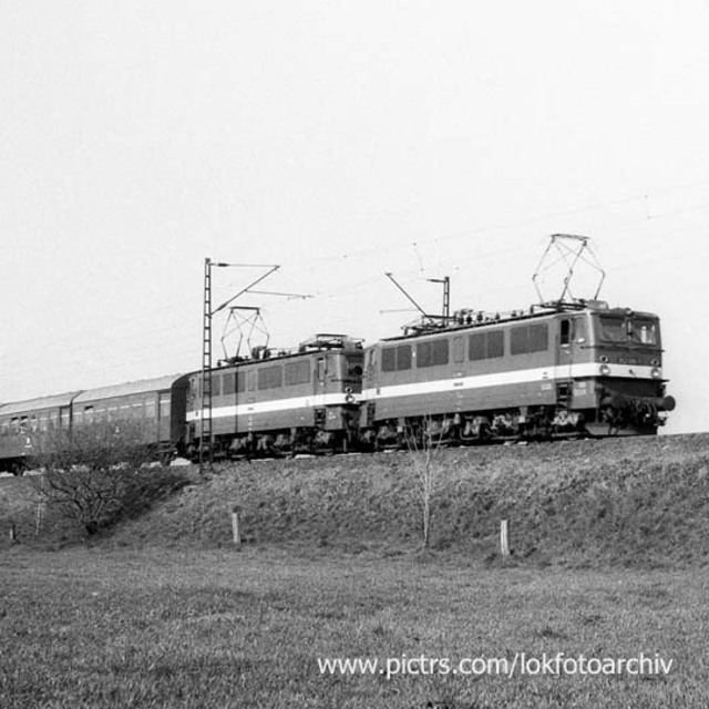 DR-Baureihe E42 - Realisiert mit Pictrs.com